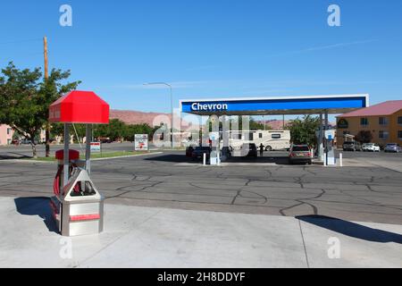 A Chevron gas station in America Stock Photo - Alamy
