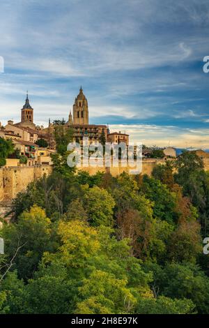 Autumn view of Segovia Cathedral in cloudy day. Spain Stock Photo - Alamy