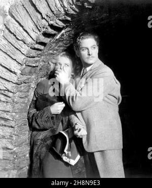 Robert Donat, Madeleine Carroll, Alfred Hitchcock, during the making of ...