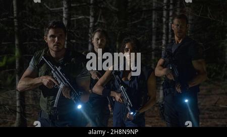 ROBBIE AMELL in RESIDENT EVIL: WELCOME TO RACCOON CITY (2021), directed ...