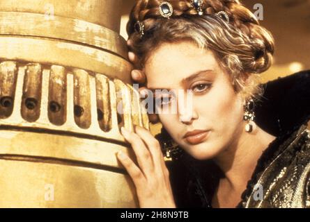 Dune (1984) directed by David Lynch and starring Kyle MacLachlan, Virginia Madsen, Francesca ...