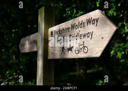 Yorkshire Wolds Way Public Bridleway sign Stock Photo - Alamy