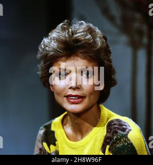 Uschi Glas, deutsche Schauspielerin, in ihrer Fernsehserie "Anna Maria - Eine Frau geht ihren ...