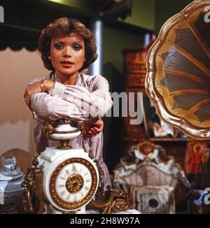 Uschi Glas, deutsche Schauspielerin, in ihrer Fernsehserie "Anna Maria - Eine Frau geht ihren ...