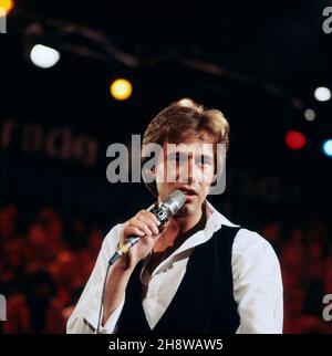 ZDF Hitparade, Sänger Roland Kaiser, 1978. ZDF Hitparade, singer Roland ...