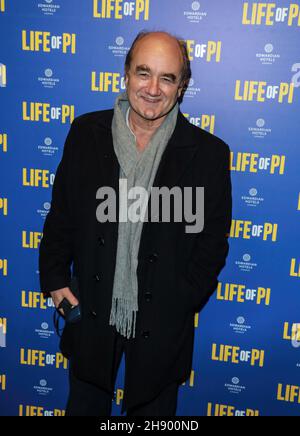 London, UK. David Haig at a Press Night for Shirley Valentine at The ...