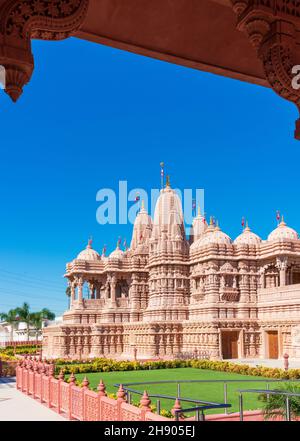Exterior view of the famous BAPS Shri Swaminarayan Mandir at Chino ...