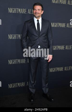 NIGHTMARE ALLEY, Bradley Cooper, 2021. © Searchlight Pictures ...