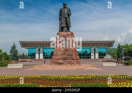 The statue of the poet Abai Qunanbaiuli in front of the Palace of the ...