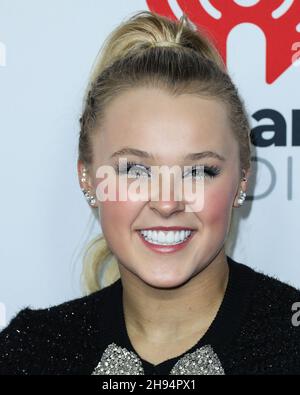 JoJo Siwa arrives at the iHeartRadio Music Awards, Monday, March 17 ...