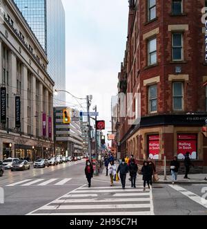 Yonge Street Sign and Traffic light Toronto downtown. Green light Stock ...