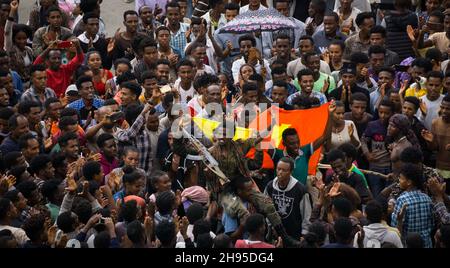 TPLF Soldier being carried by an ecstatic crowd celebrating the ...