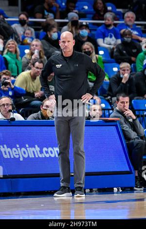 UAB head coach Andy Kennedy instructs his team against North Carolina ...