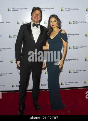 Violinist Joshua Bell and his wife, Larisa Martinez arrive for the ...
