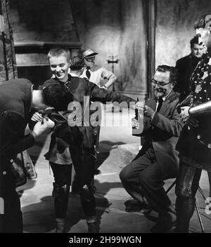 Costume Design by ROGER FURSE for JEAN SIMMONS as Ophelia in the Mad ...