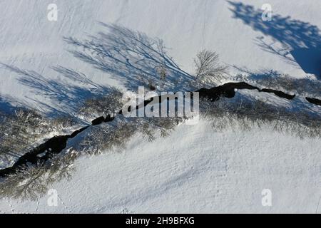 Winterlandschaft von oben Imst, Tirol, Vogelperspektive Stock Photo - Alamy