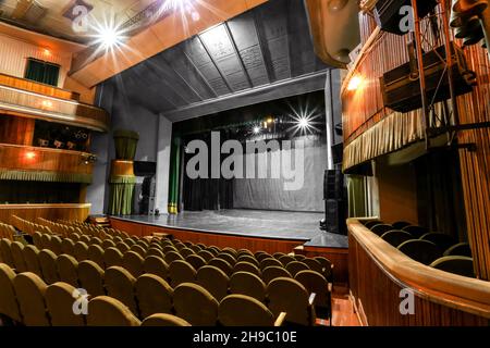 Image theater balcony parterre bed stage spotlight Stock Photo - Alamy