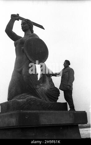 Warszawa, 1948. Pomnik Syreny, symbol Warszawy i ostatni pomnik ...