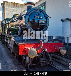 GWR 4200 Class 2-8-0 tank engine No 4277 Hercules at Kingswear station ...