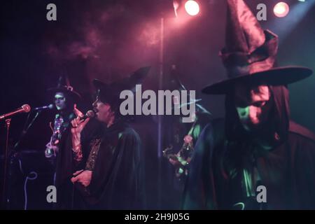 *EXCLUSIVE* The Growlers performing live on stage at Scala in London ...