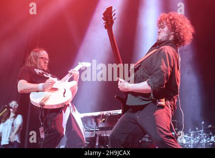 Wheatus (Brendan B. Brown, left, and Matthew Milligan) performing live ...
