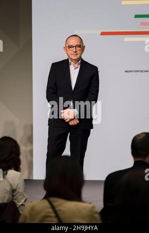 Norbert-Walter Borjans (SPD) in Berlin. (Photo by Ralph Pache/PRESSCOV/Sipa USA Stock Photo - Alamy