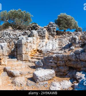 Ruins of the ancient Minoan settlement Lato, Crete, Greece Stock Photo ...