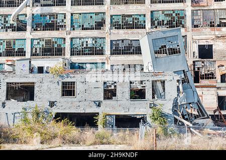 Fisher Body Works Factory With Fence Stock Photo - Alamy