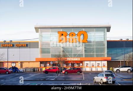 B and Q home improvement store opens following coronavirus lockdown ...