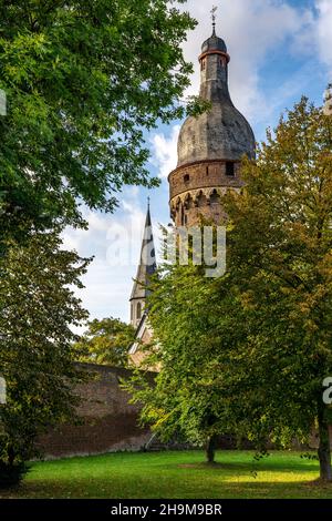 The village of Zons on the left bank of the Lower Rhine, former ...