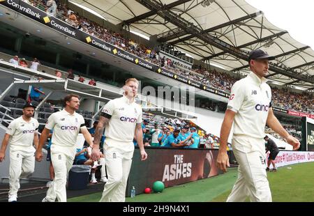 England's Joe Root leads out the team before day two of the Second ...