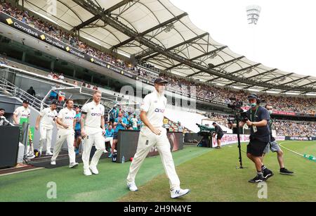England's Joe Root leads out the team before day two of the Second ...