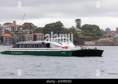 Sydney Parramatta RiverCat class ferry departing from Circular Quay and ...