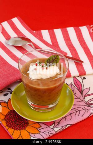 Swabian cuisine, Alblinsen soup with cream topping, common sorrel ...