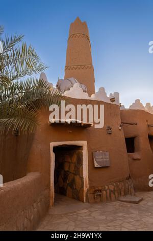 Fulaigiyeh Mosque made of mud brick, Ushaiqer, Saudi Arabia Stock Photo ...
