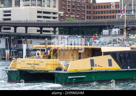 Ferry MV Ethel Turner a river class ferry, passes the Sydney Opera ...