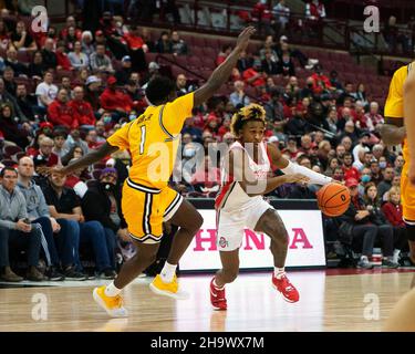Ohio State guard Meechie Johnson Jr. (1) drives the lane against Texas ...