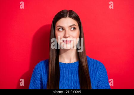 Photo portrait of cute dreamy brunette girl wearing pink pullover ...