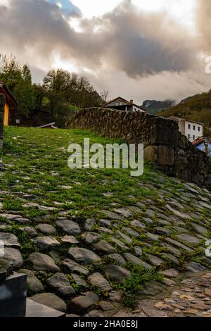 Roman bridge of Villoria, Asturias Stock Photo - Alamy