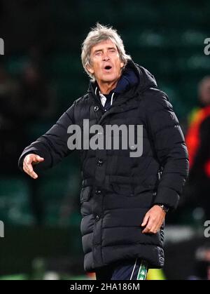 Real Betis manager Manuel Pellegrini during a training session at the ...