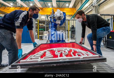 10 December 2021, Saxony, Chemnitz: Enrico Rudolph from the research ...