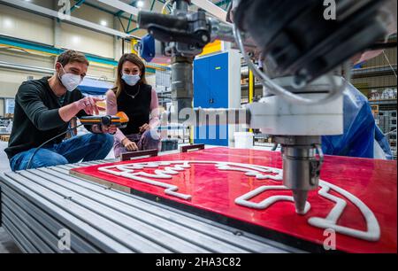 10 December 2021, Saxony, Chemnitz: Enrico Rudolph from the research ...
