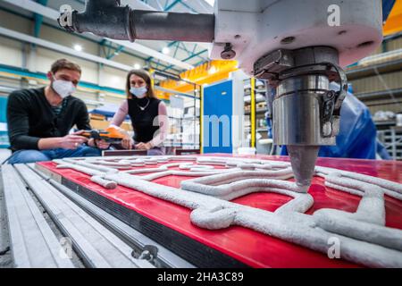 10 December 2021, Saxony, Chemnitz: Enrico Rudolph from the research ...