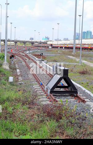 Railroad bumping post Stock Photo - Alamy