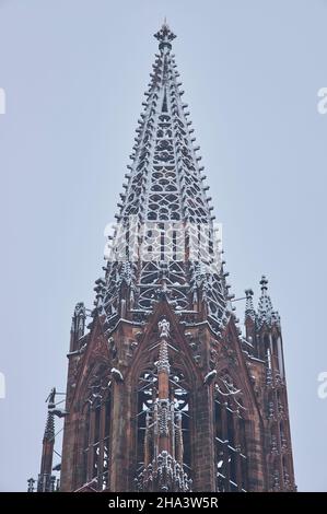 Winter mood with snow, Freiburg Minster, Freiburg im Breisgau, Black ...