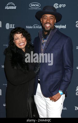 LOS ANGELES - DEC 7: Montell Jordan, Richard Weitz at the Galaxy of ...