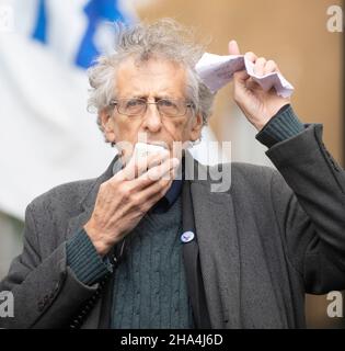 piers corbyn protesting in london Stock Photo - Alamy
