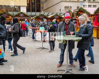 Chicago Christkindlmarket in Daley Plaza Stock Photo - Alamy