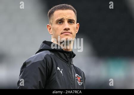 Jerry Yates #9 of Blackpool arrives at Pride Park Stadium Stock Photo ...