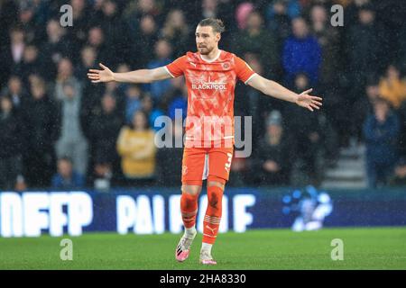 James Husband #3 of Blackpool gives his team instructions Stock Photo ...
